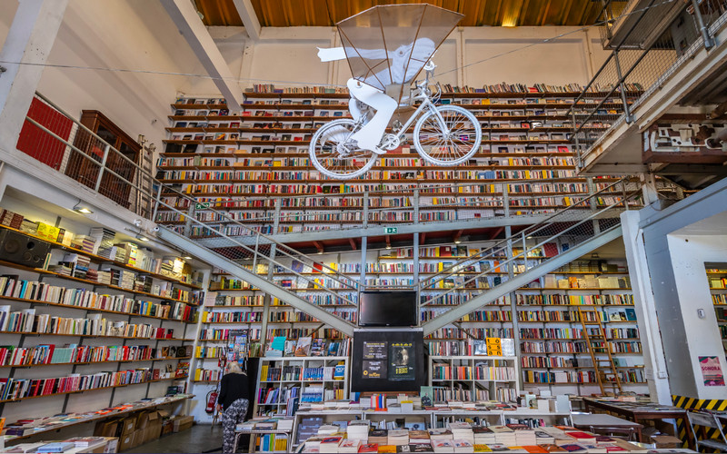 10 Most Beautiful Bookstores in the World | Earthology365 | Page 9